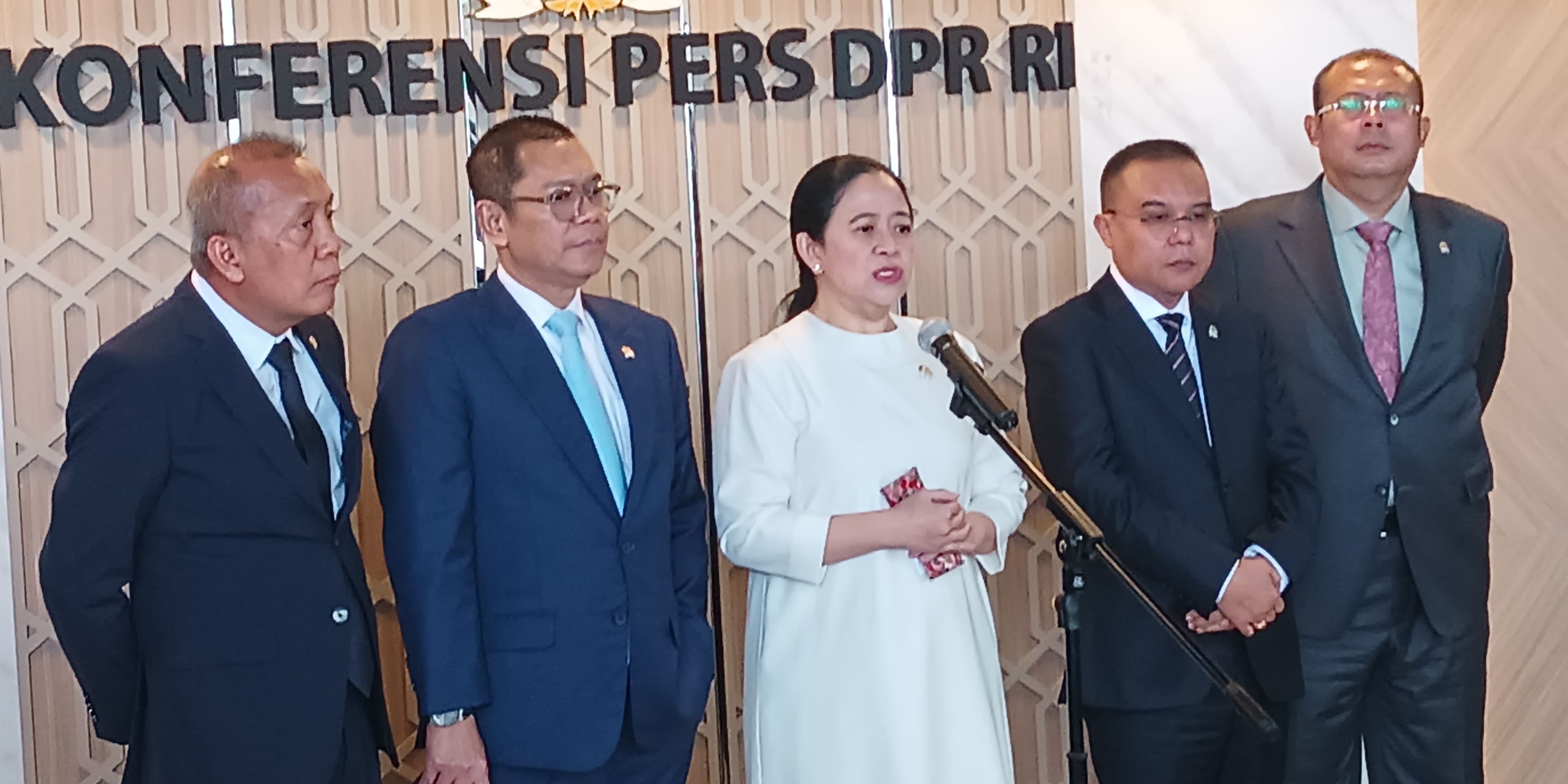 Ketua DPR Minta Pemerintah Telusuri Dugaan 571 Ribu Penerima Bansos Main Judol - merdeka.com