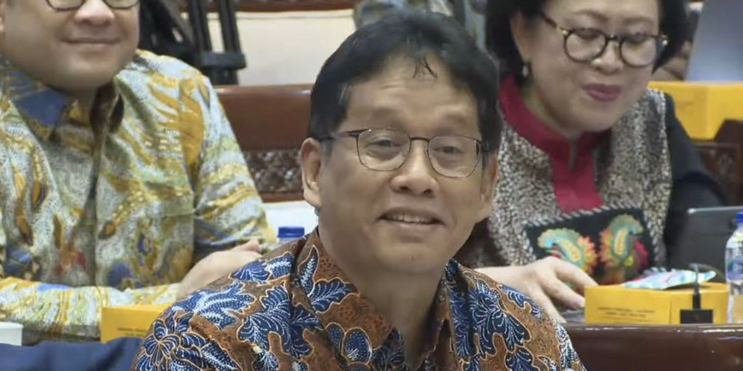 VIDEO: Debat Panas! Disemprot Dolfie PDIP, Menkeu Purbaya Bisik Bisik ...