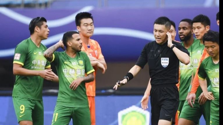 Mengintip Perbedaan Gaji Shin Tae Yong dan Wasit Kontroversial Shen Yinhao Mengintip Perbedaan Gaji Shin Tae Yong dan Wasit Kontroversial Shen Yinhao