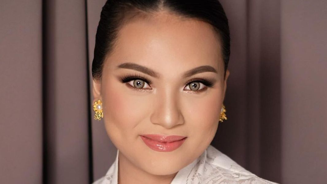 Potret Cantik Calon Istri Dustin Tiffani Saat Lamaran, Andalkan Makeup ...