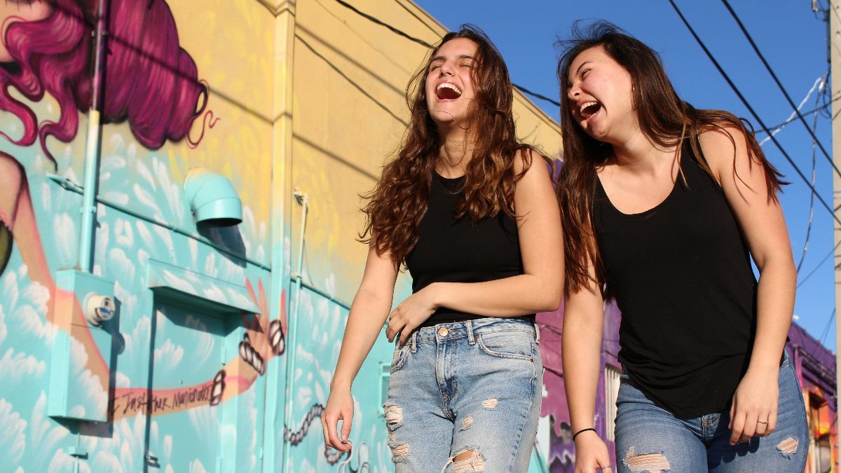 20 Kuis Tebak Kata Lucu yang Bikin Suasana Makin Asyik dan Seru