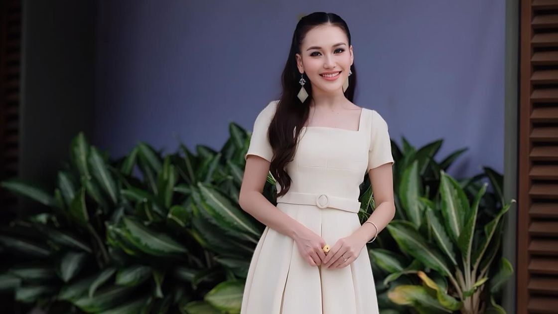 8 Potret Ayu Ting Ting Masuk 100 Wanita Tercantik Dunia 2024, Kalahkan Bella Hadid hingga Jiso ...