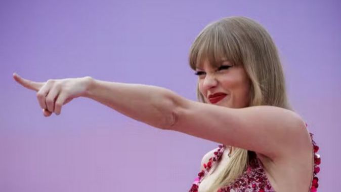 Taylor Swift Praises Hugh Grant After He Attended Eras Tour: “I'm a ... Taylor Swift Praises Hugh Grant After He Attended Eras Tour: “I'm a ...