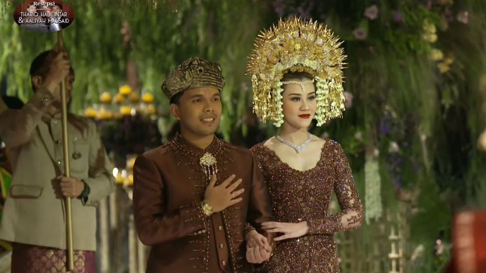10 Artis Menikah dengan Busana Adat Minang, Lebih Mewah Aaliyah Massaid ...
