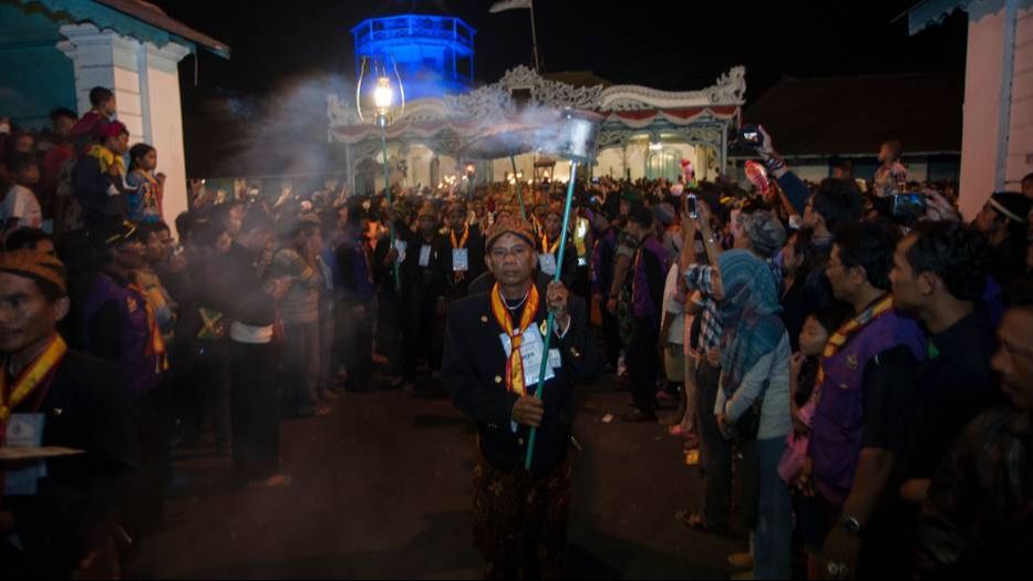 Jamasan Pusaka dan Larung Sesaji, Ritual Jelang Malam 1 Suro yang Sarat ...