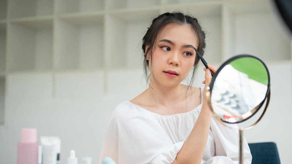 Alis Serat Simetris Bisa Dibikin dengan Cara yang Simple