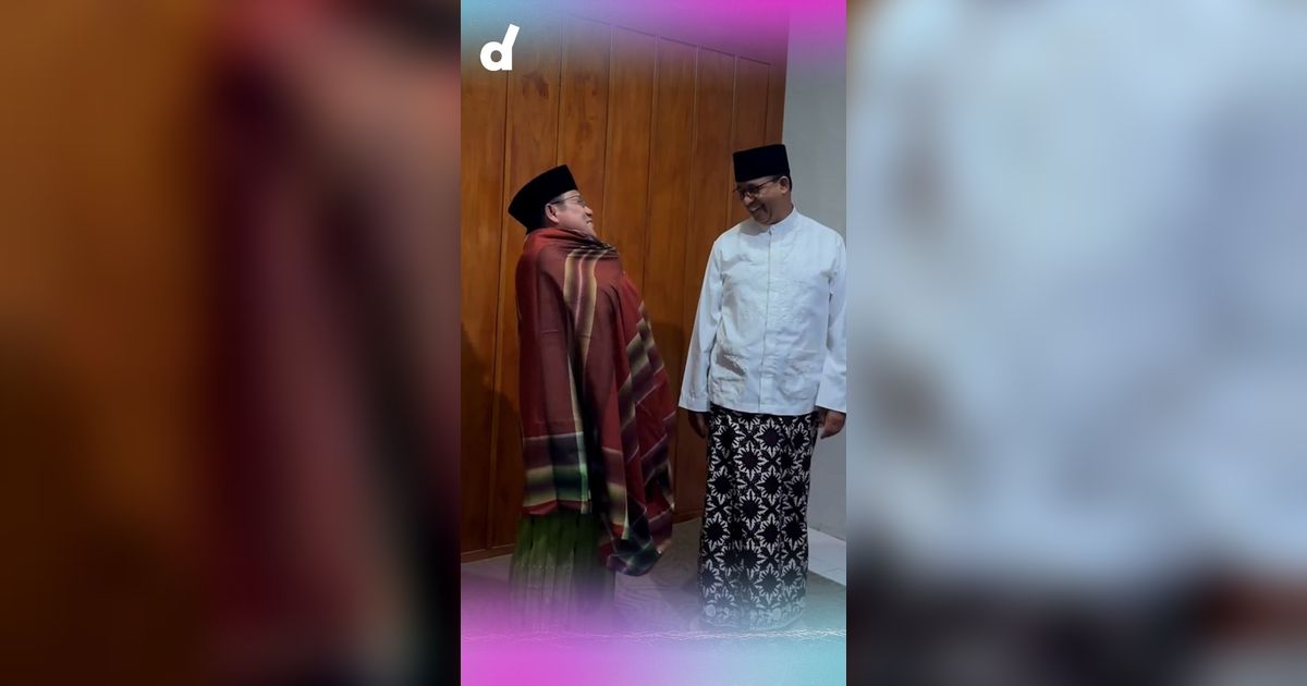 Momen Kocak Cak Imin `Nyelepet` Anies Pakai Sarung, Gak Bahaya Ta? Momen Kocak Cak Imin `Nyelepet` Anies Pakai Sarung, Gak Bahaya Ta?