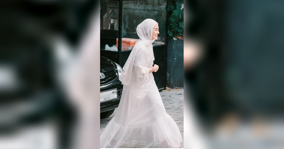 Adu Gaya Fuji VS Aaliyah Massaid saat Berhijab, Sama-Sama Pancarkan ... Adu Gaya Fuji VS Aaliyah Massaid saat Berhijab, Sama-Sama Pancarkan ...