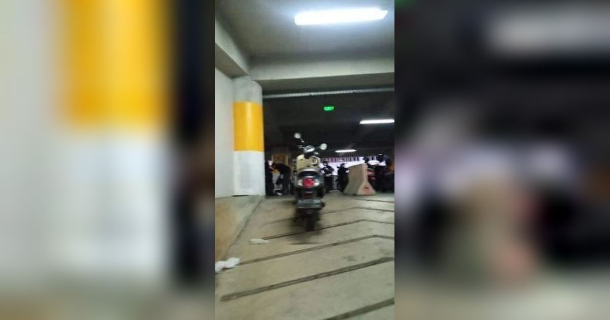 10 Foto Parkir Motor Melawan Gravitasi, Kalau Masih Bisa Berdiri Tegak ...