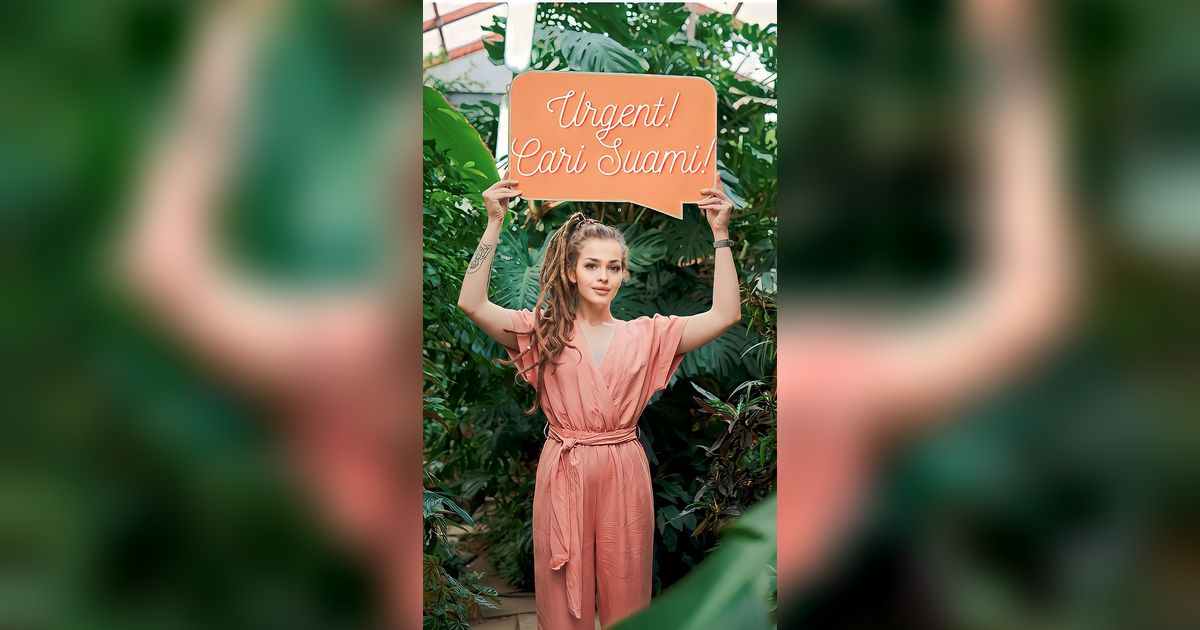 Putus Asa Pacaran, Gadis Cantik Ini Bawa Tulisan 'Cari Suami' Keliling ... Putus Asa Pacaran, Gadis Cantik Ini Bawa Tulisan 'Cari Suami' Keliling ...