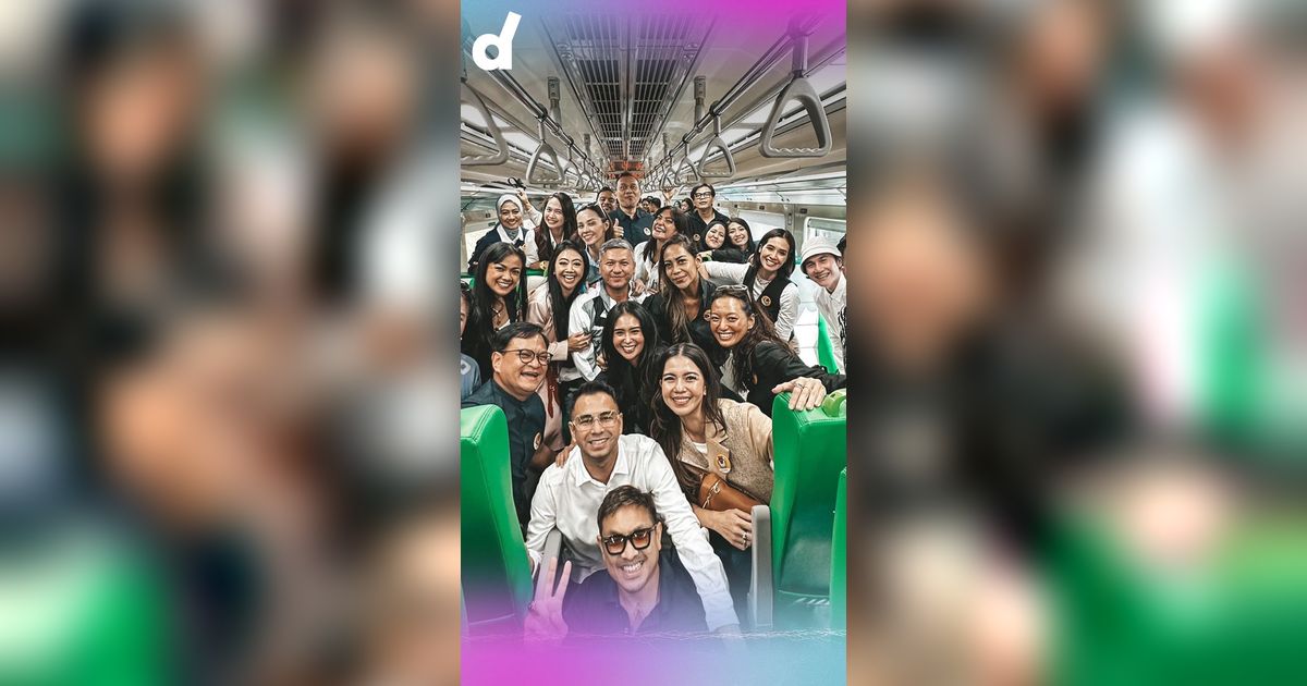 Keseruan Jokowi Jajal Kereta Cepat Jakarta Bandung Bareng Artis
