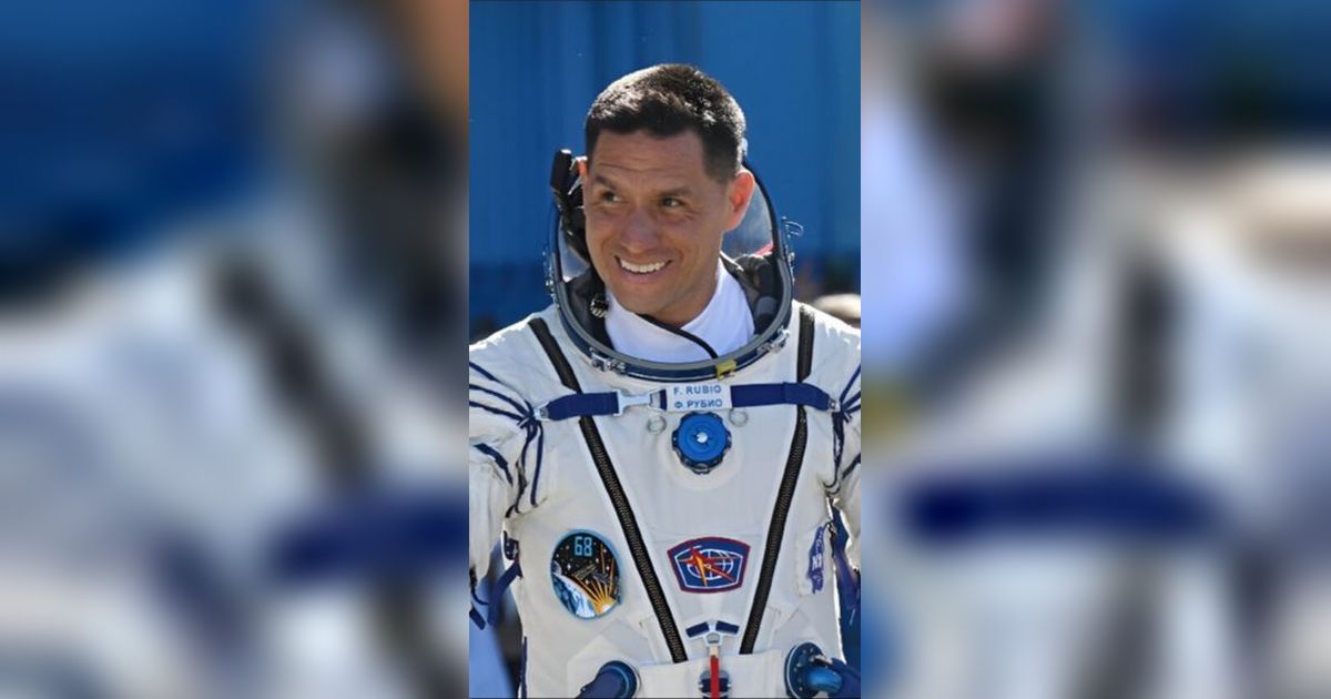 Frank Rubio Breaks Record for Longest U.S. Astronaut Trip in Space ... Frank Rubio Breaks Record for Longest U.S. Astronaut Trip in Space ...