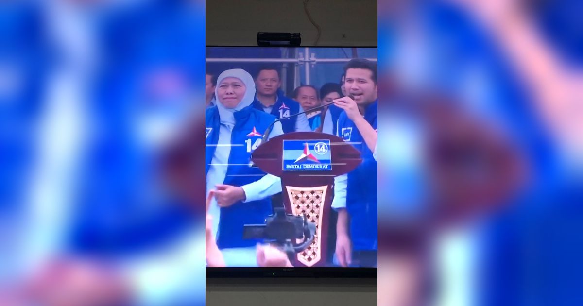 VIDEO: Khofifah Teriak Angkat 2 Jari Orasi di Kampanye: Demokrat Menang ...