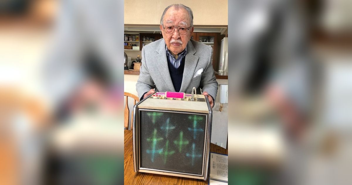 Ini Sosok Penemu Asli Mesin Karaoke yang Meninggal Dunia di Usia 100 ... Ini Sosok Penemu Asli Mesin Karaoke yang Meninggal Dunia di Usia 100 ...