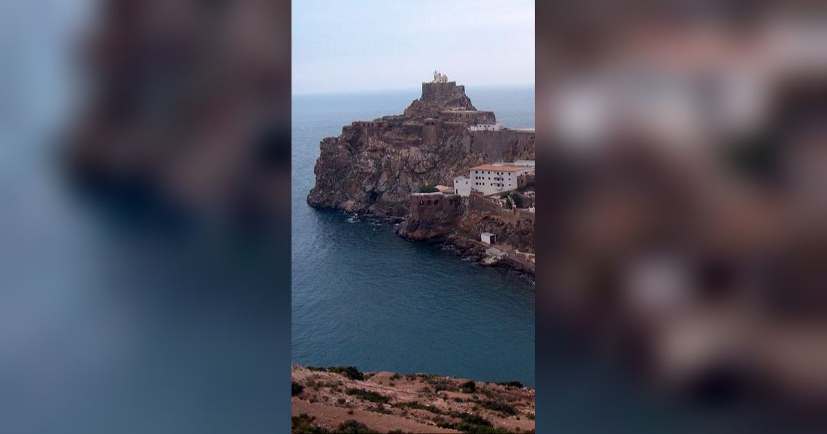 This is the Smallest Country Border in the World. Length of Only 85 ...