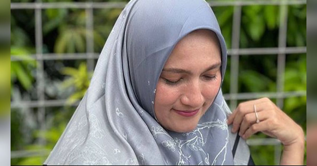 Potret Terbaru Sarah Amalia Eks Istri Ariel NOAH yang Kini Mantap Berhijab | Dream.co.id