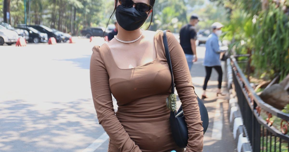 Potret Siskaeee Penuhi Panggilan Polisi, Salfok sama Outfitnya