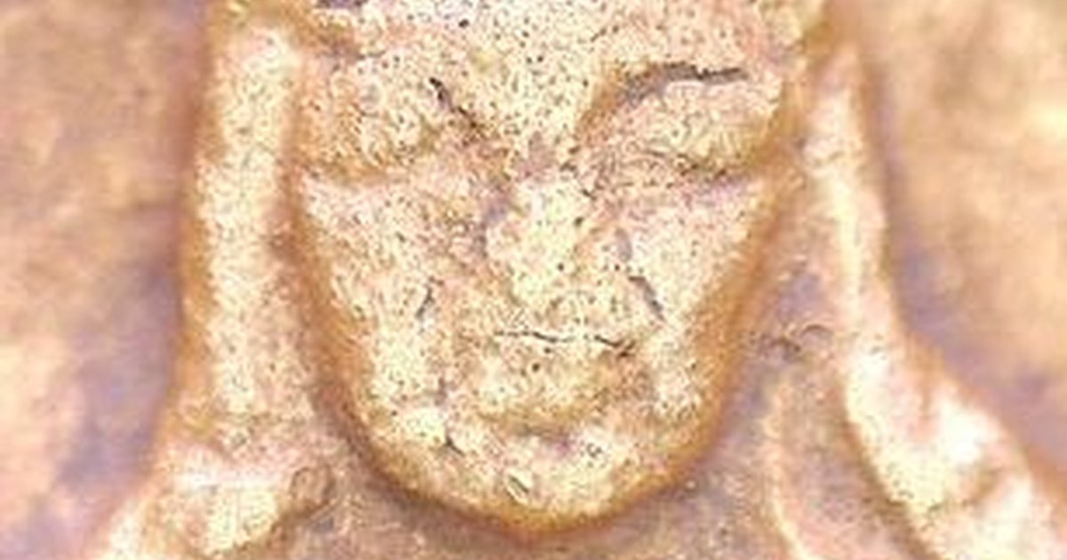 Penemuan Gesper Emas Kuno Berusia 1.500 Tahun, Ada Sosok Penguasa di ...