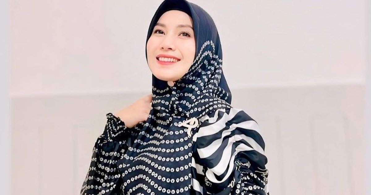 8 Potret Puput Melati yang Masih Awet Muda di Usia Jelang 41 Tahun ...