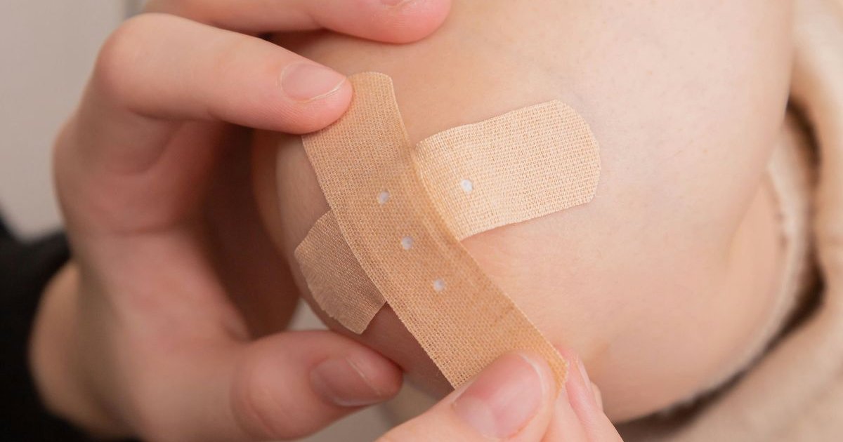 Jangan Langsung Pakai Plester, Begini Cara Rawat Luka yang Tepat