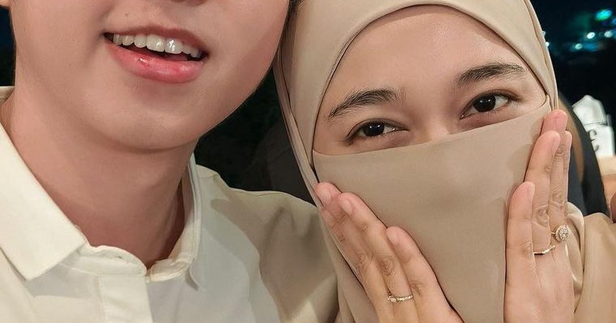 7 Potret Ustaz Koh Dennis Lim dan istri Kompak Jalani Program Hamil ...