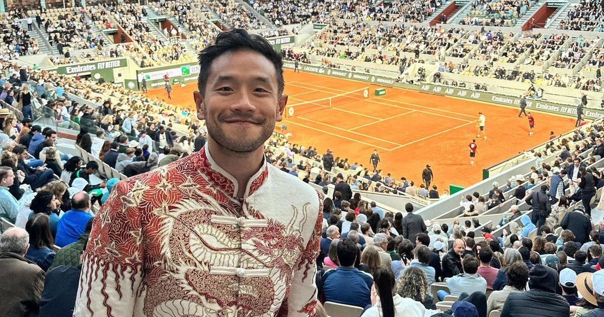 Potret Gaya Bobby Saputra yang Suka Bikin Konten Pamer Harta