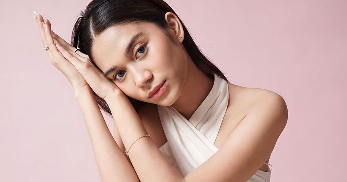 10 Potret Azizah Salsha Berlatih Pole Dance, Badannya Lentur Banget