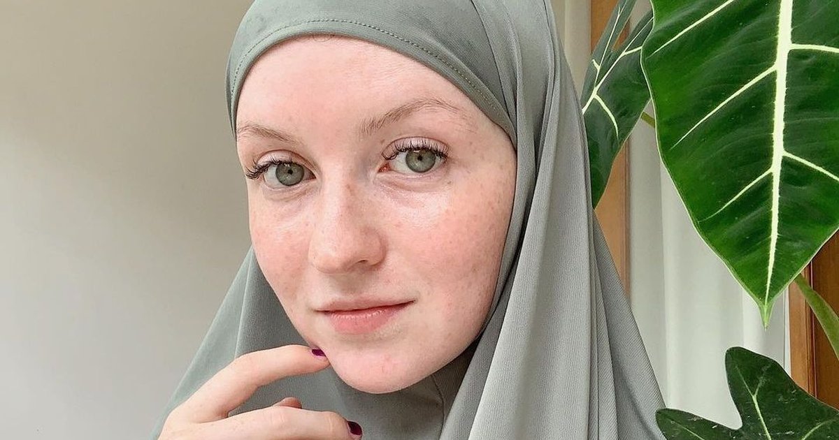 Kisah Ulianaci Bule Rusia Putuskan Mualaf dan Tinggal di Indonesia Kisah Ulianaci Bule Rusia Putuskan Mualaf dan Tinggal di Indonesia