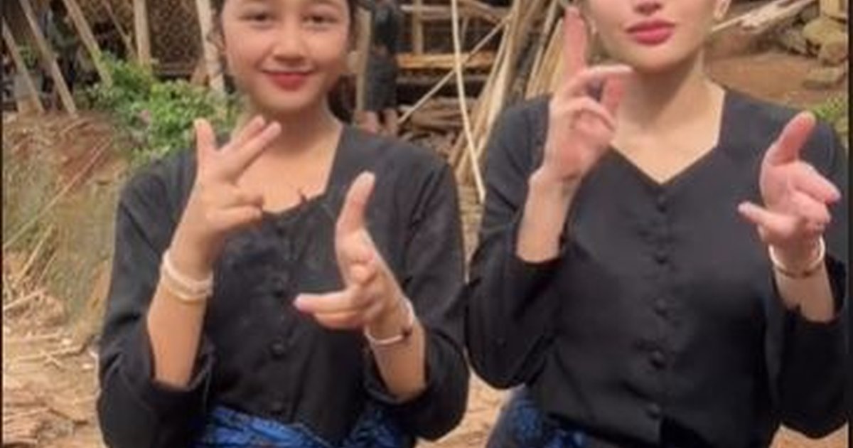 10 Potret Nikita Mirzani Bertemu Gadis Baduy Luar Viral Sarti, Ngonten Tiktok Sampai Mandi Bareng