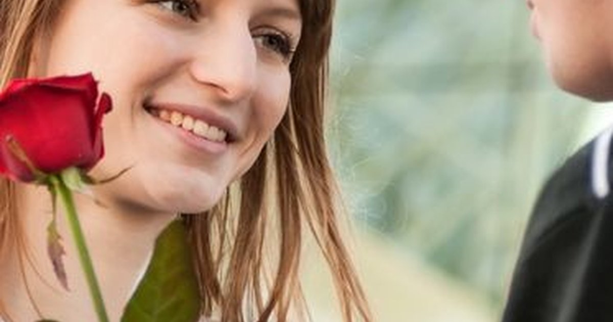 100 Caption Bucin Singkat Aesthetic, Romantis dan Bisa Bikin Baper - merdeka.com