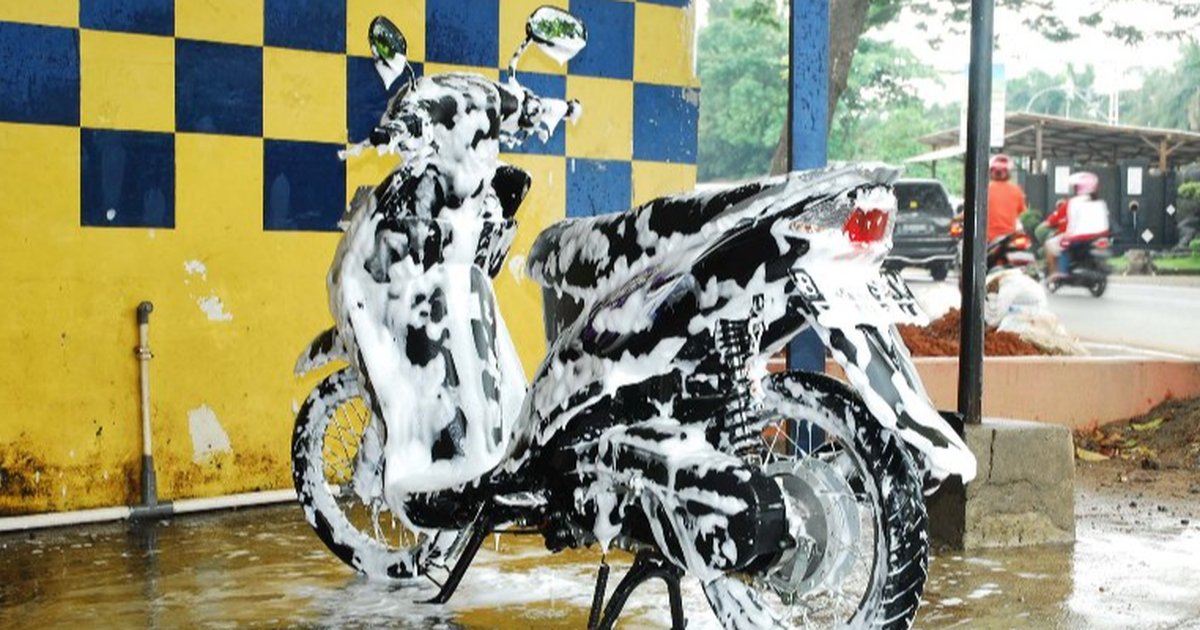 Dampak Buruk Mencuci Motor Saat Mesin Masih Panas dan Cara ...