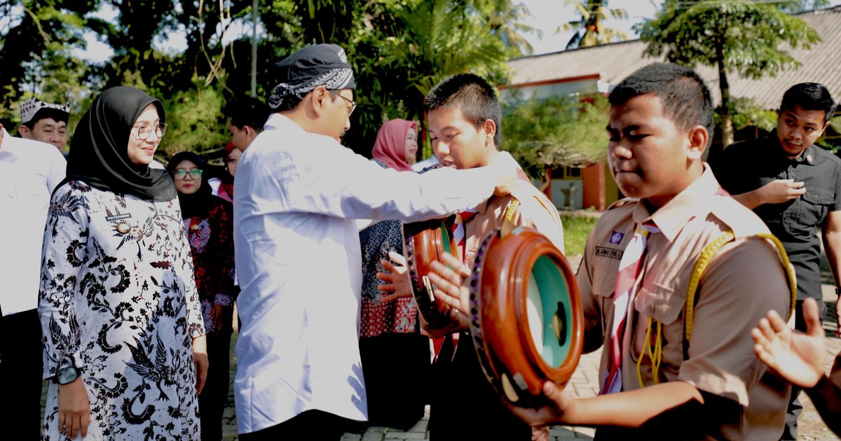 Kunker ke Banyuwangi, Gus Ipul Bangga Siswa Sekolah Rakyat Punya ...