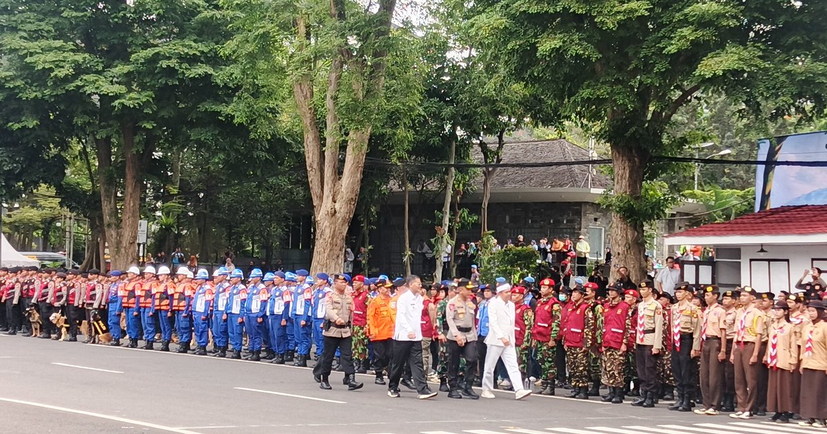 Siap Hadapi Cuaca Ekstrem, Polda Jabar Gelar Apel Siaga Bencana - merdeka.com