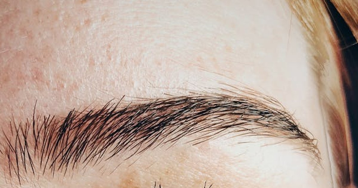 8 Cara Ampuh Menebalkan Alis yang Jarang Diketahui, Dijamin Bikin Tebal ...