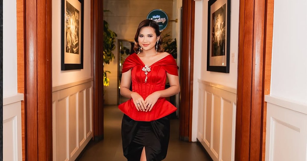 Pakai Gaun Merah Menyala, 5 Potret Cantik Indah Permatasari Istri Arie Kriting Tampil Glamor di ...