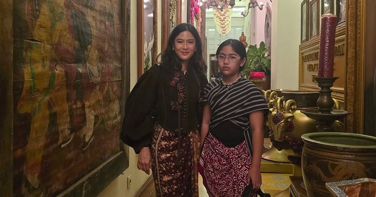 5 Pesona Dian Sastro Kenakan Batik, Inspirasi Tampil Elegan dengan ...