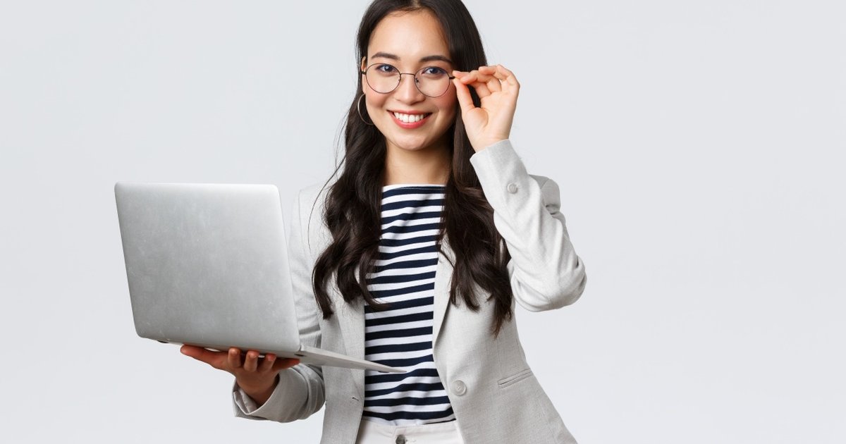 5 Inspirasi Model Jas Wanita Modern dan Elegan untuk April 2025, Bikin ...