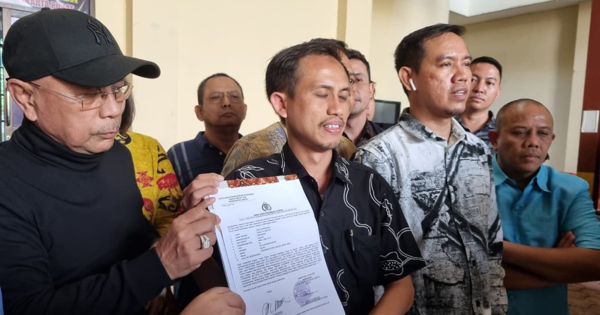 VIDEO: Roy Suryo Cs Dipolisikan Buntut Kasus Tudingan Ijazah Palsu Jokowi, Pelapor "Ada yang ...