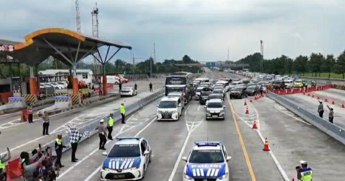 Siaga Arus Balik Lebaran, Korlantas Polri Bakal Terapkan One Way Lokal & Nasional - merdeka.com