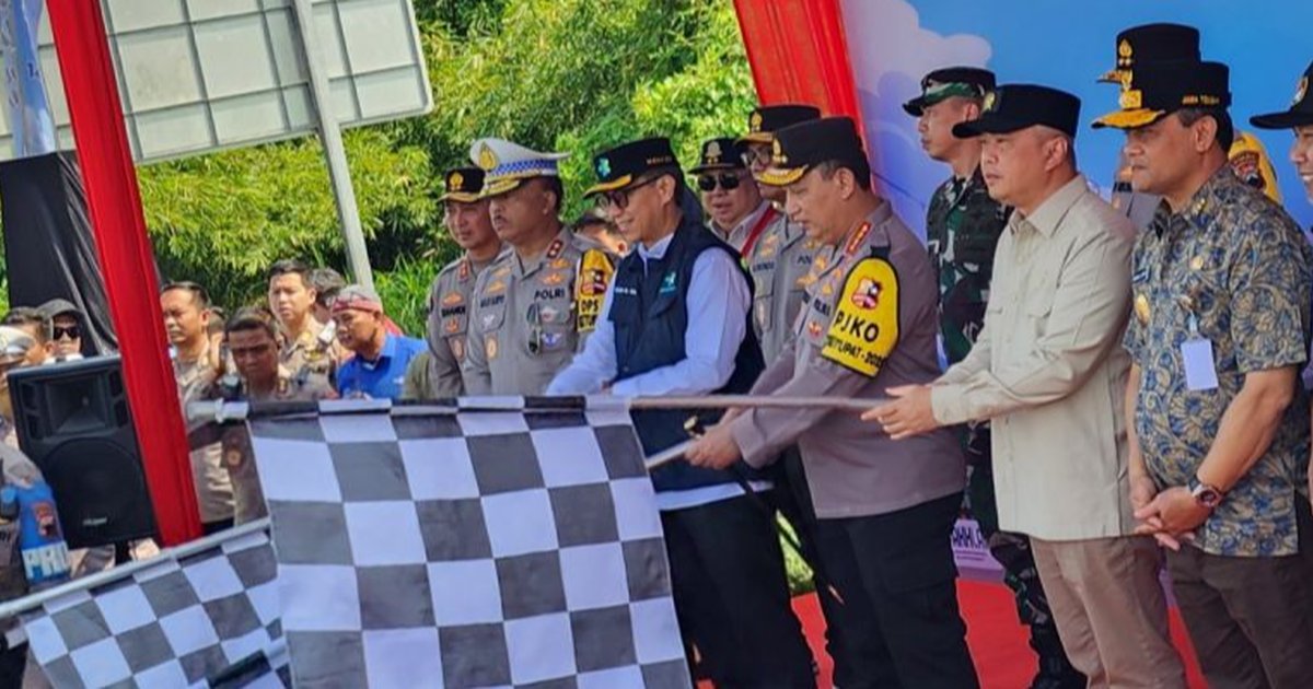 Puncak Arus Balik, Kapolri Buka One Way Nasional GT Kalikangkung hingga GT Cikatama - merdeka.com