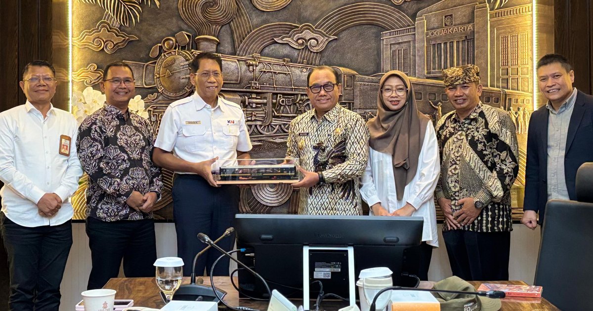 Jadi Destinasi Favorit Penumpang Kereta Api, Pemkab Banyuwangi & KAI ...