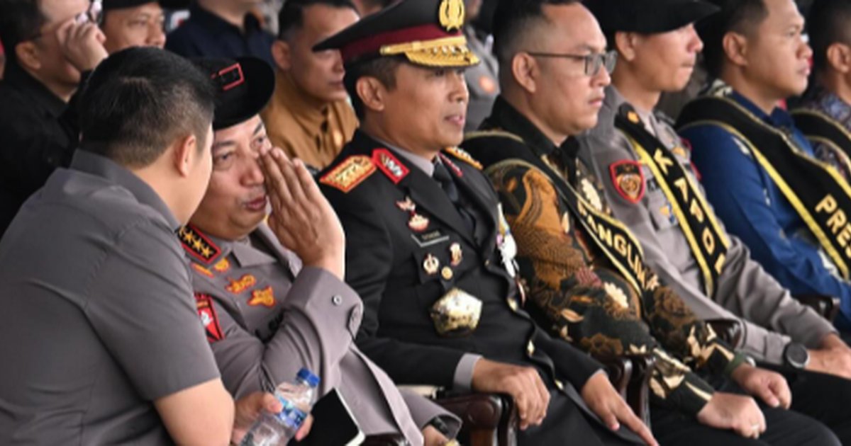 Bisik-Bisik Kapolri ke Seskab Teddy Indra saat Bertemu di Monas ...