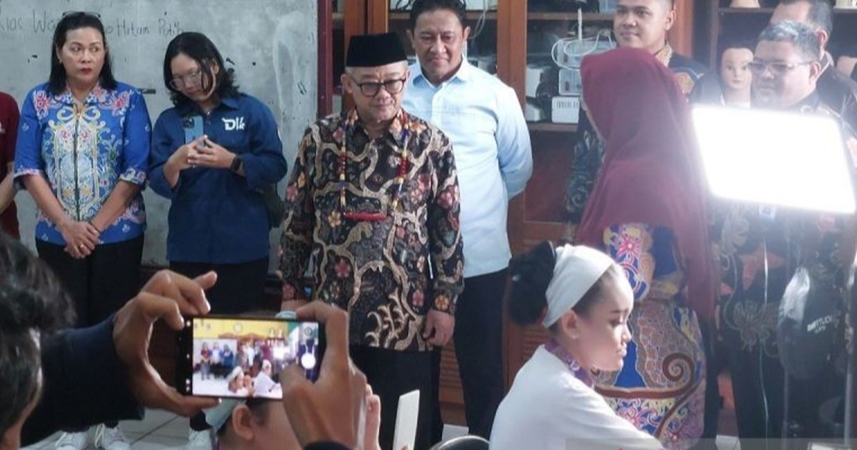 Mendikdasmen Bicara Masalah Adab Digital, Singgung Buzzer Rp Dipakai untuk Menyerang - merdeka.com