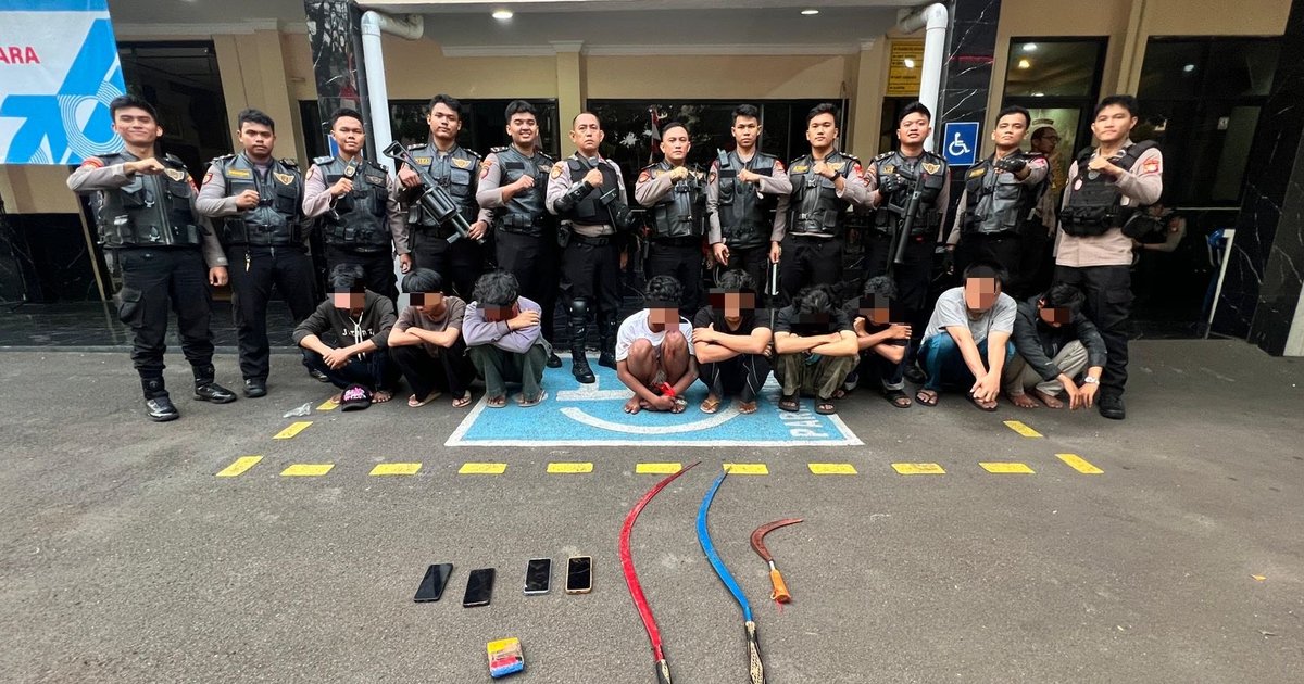 Aksi Kejar-kejaran Polisi di Jakpus Tangkap Gerombolan Pemuda Bawa Celurit - merdeka.com