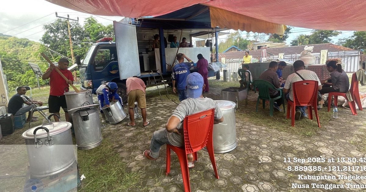 Kemensos Salurkan Bantuan Korban Banjir Bandang Nagekeo NTT - merdeka.com
