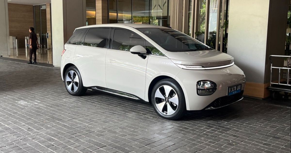 Punya Harga Tak Sampai Rp400 Juta, Berapa Biaya Servis Wuling Cloud EV ...