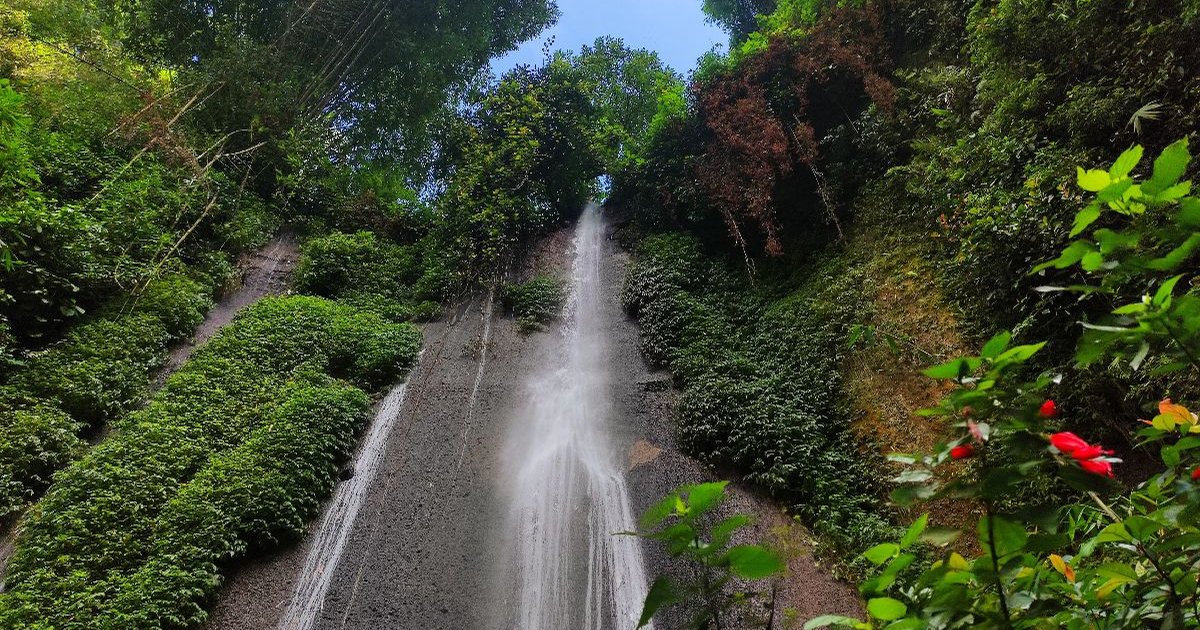 Indahnya Curug Anom Natural Hills Lembang yang Bentuknya Anti ...