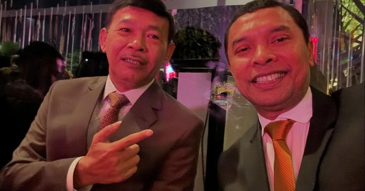 Akrab Jenderal Lulusan Terbaik Akpol 1990 dengan Eks Kapolri, Pose ...