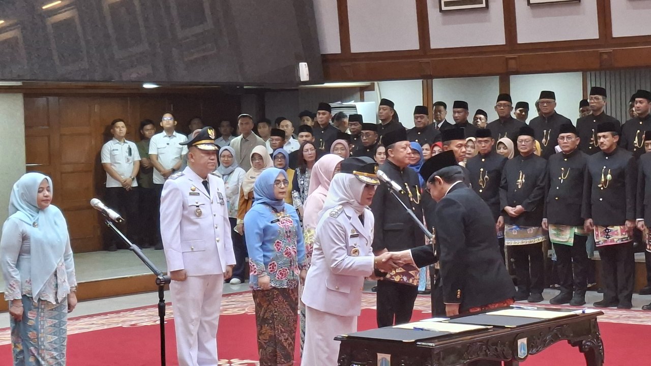 Pramono Anung Lantik Iin Mutmainnah, Jakarta Kembali Punya Wali Kota ...