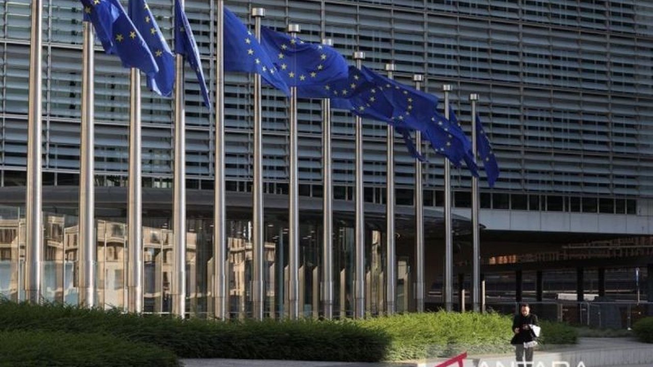 Uni Eropa Siap Larang Peralatan Buatan China di Infrastruktur Penting